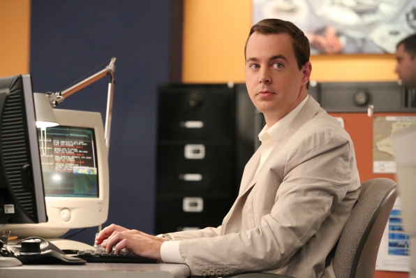 What is the computer controller on Mcgee's desk? : r/NCIS